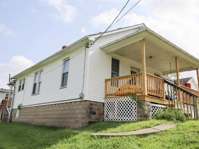 60 Watkins Ln, Clarksburg, WV 26301