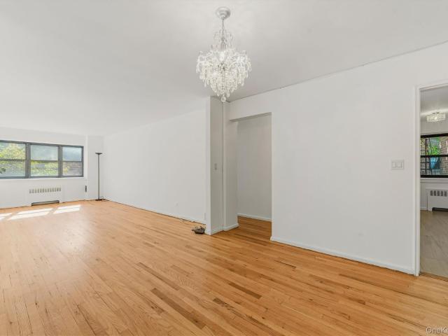 60 White Oak Street 2F