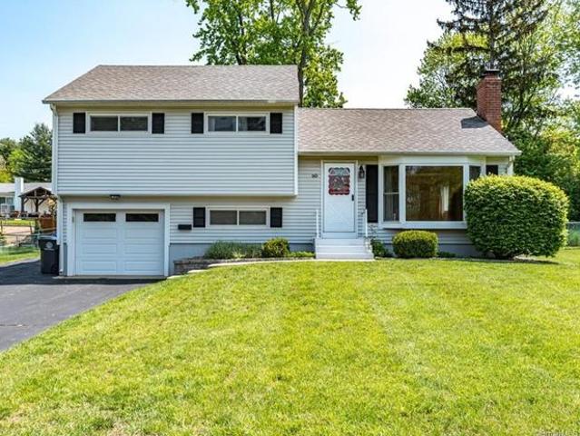 60 Willard Dr, Enfield, CT 06082