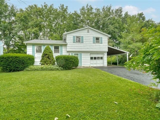 60 Willhurst Dr, Rochester, NY 14606