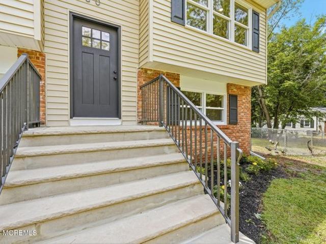 60 Woodland Rd, Bayville, NJ 08721