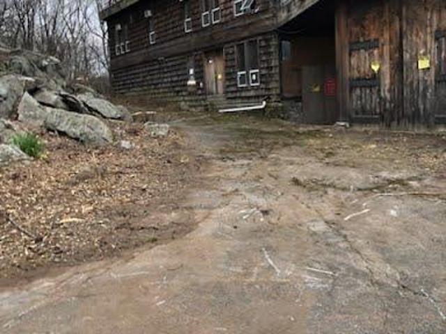 60 Woods Road