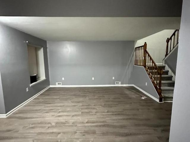 60 Almond Dr