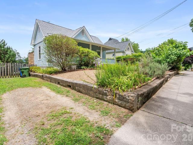 60 Annandale Avenue
