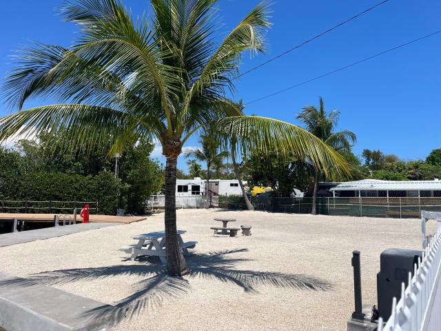 60 Avenue C, Key Largo, FL 33037 | MLS #619575