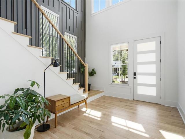 60 Bates Avenue SE