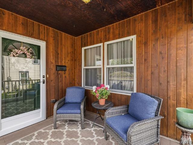 60 Bloomingdale Ave