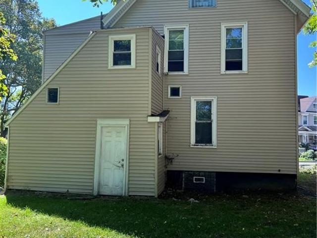 60 Bloss Street