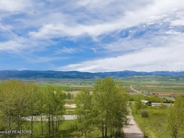 60 Blue Dog, Etna, WY 83118