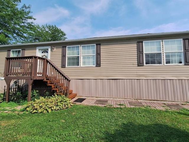 60 Broadwing Dr, Hanover, PA 17331