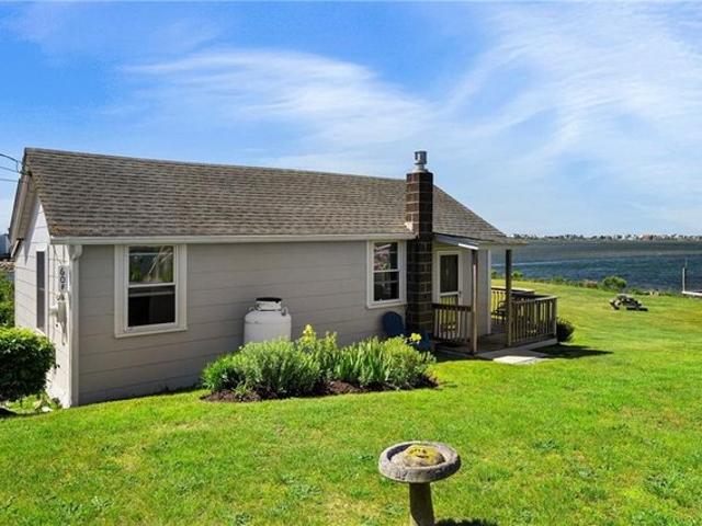 60 Chappell Rd, South Kingstown, RI 02879