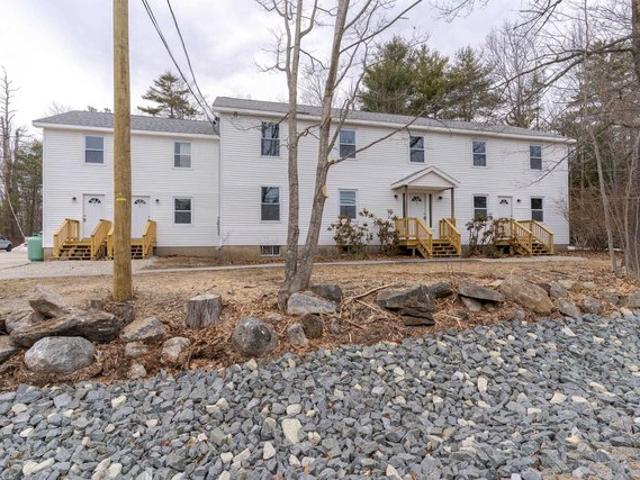 60 Charles St, Farmington, NH 03835