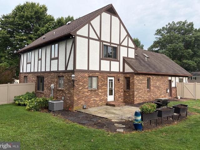 60 Country Court