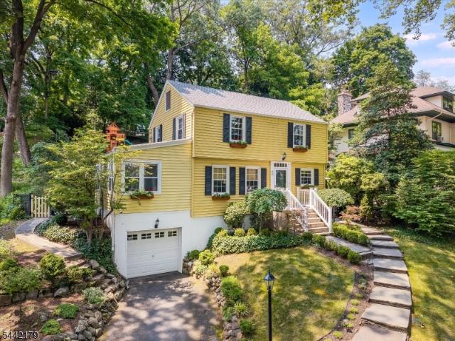 60 Clinton Rd