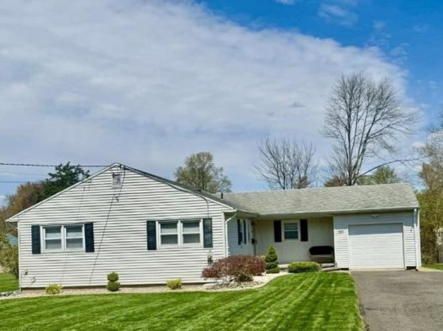 60 Dalewood Rd, Newington, CT 06111