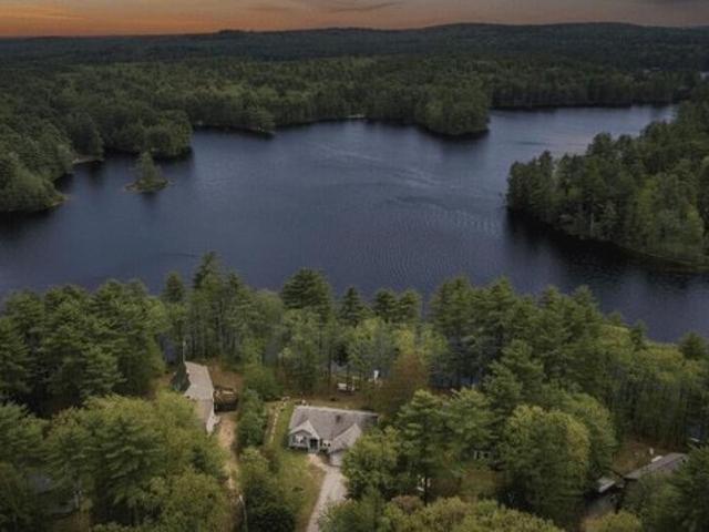 60 Diamond Dr, Waterboro, ME 04061