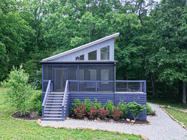 60 Dwellings Dr, Tracy City, TN 37387