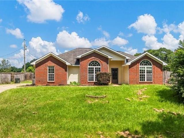 60 Duke Dr, Fort Mitchell, AL 36856