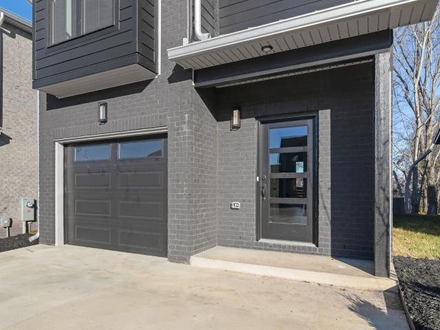 60 Dutch Dr