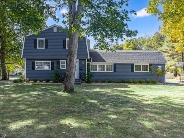 60 E Sherbrooke Pkwy, Livingston Twp. Us, nj