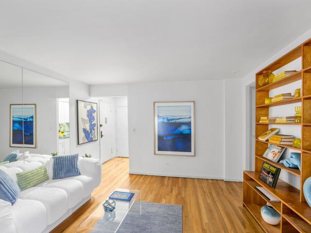 60 E 9TH Street 435