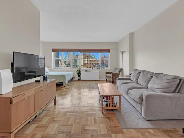 60 East 8th Street, New York, NY
