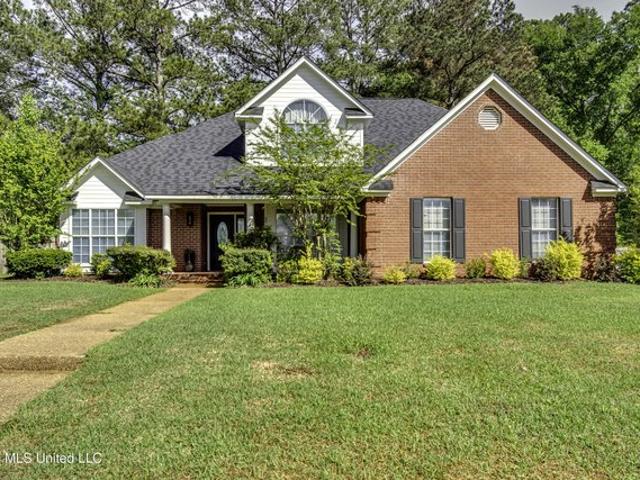 60 Eastgate Dr, Brandon, MS 39042