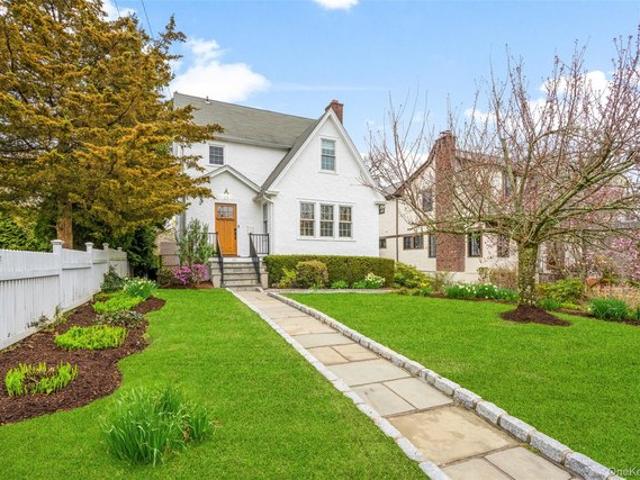 60 Elm Ave, Larchmont, NY 10538