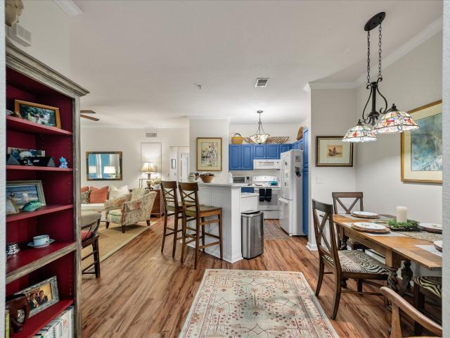 60 Fenwick Hall Alley Apt 912