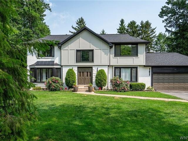 60 Fennec Ln, Amherst, NY 14051