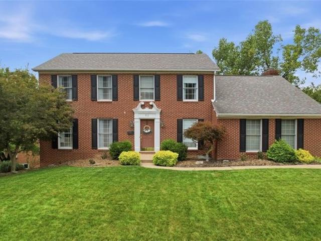 60 Florence Dr, Pittsburgh, PA 15220