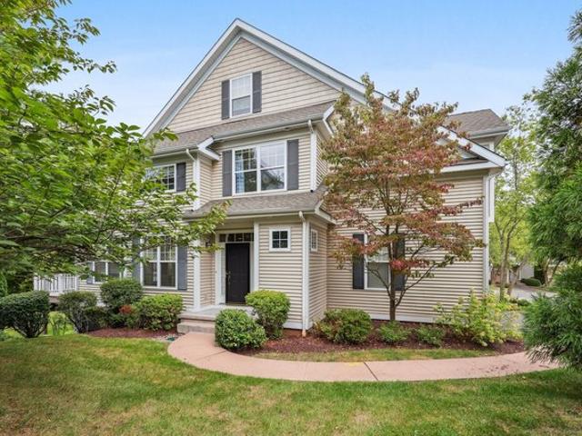 60 Goodwin Cir Unit 60, Hartford, CT 06105
