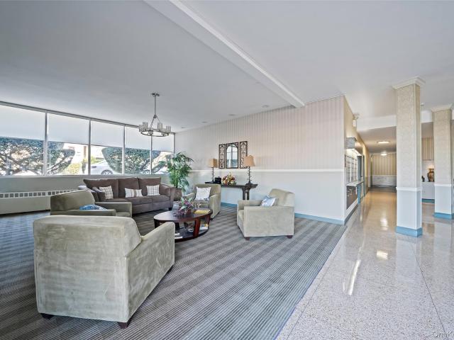 60 Hempstead Ave, Unit 1O, Lynbrook, NY 11563 | MLS #976577