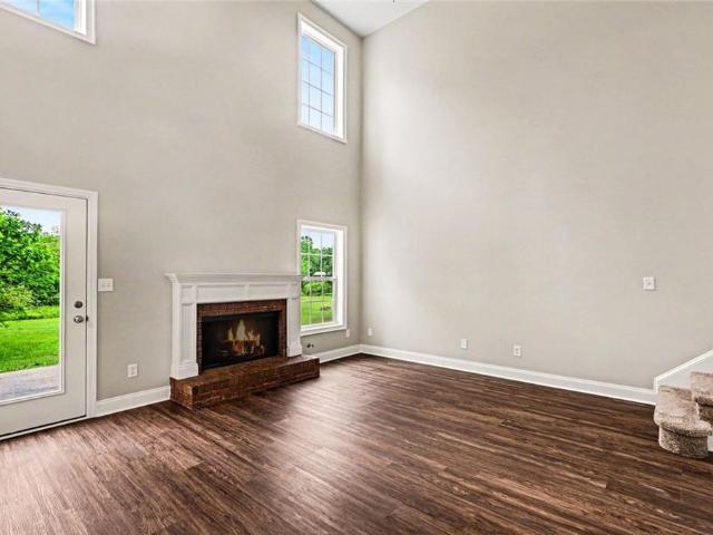 60 High Pines Court W