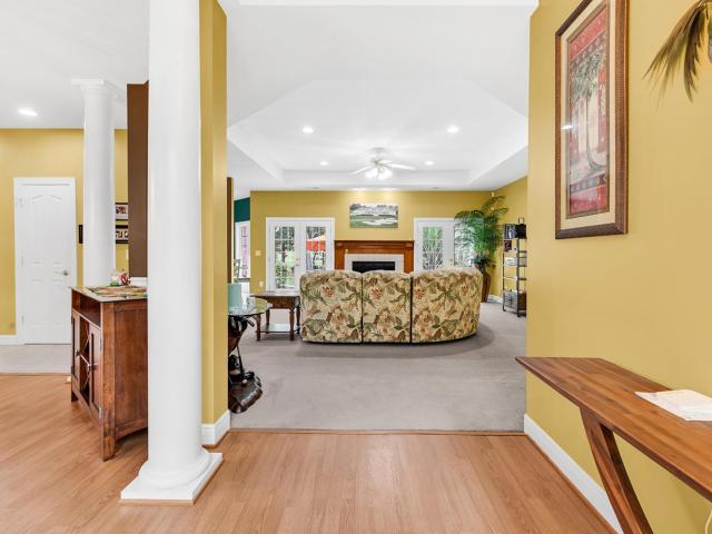 60 Highwood Circle