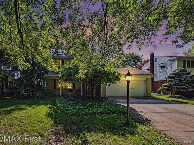 60 Hillcrest Blvd, York Township, MI 48197
