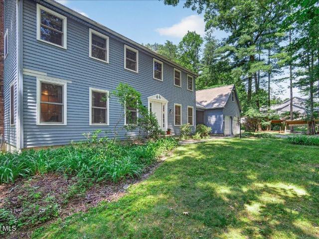 60 Hillcrest Lane