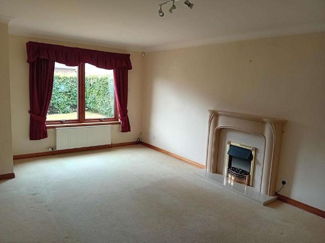 60 Inchbrakie Drive, Crieff is a detached 4 bed executive villa with gardens and garage in a sought after residential area of Crieff. The property is available