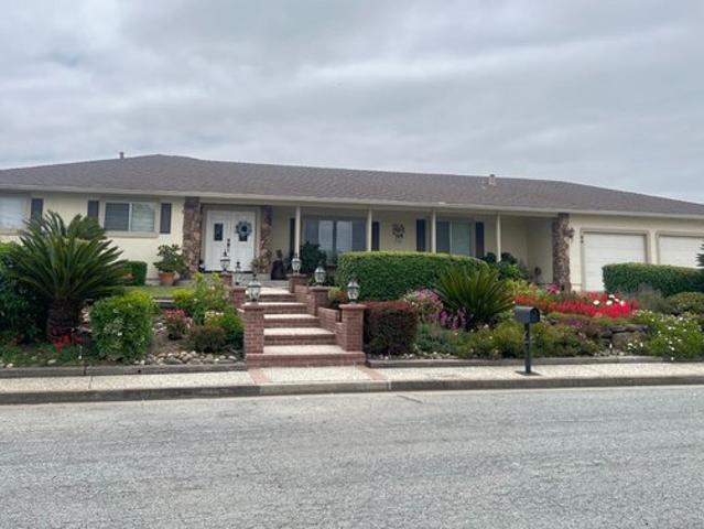 60 Jonquil Ln, Hollister, CA 95023