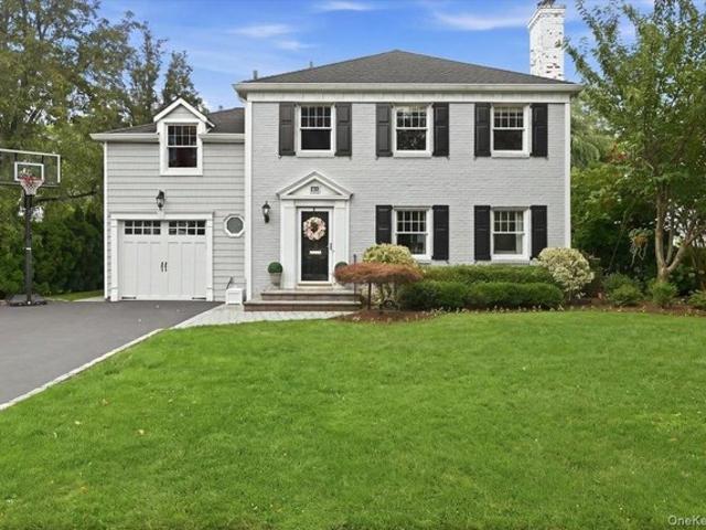 60 Kenwood Rd, Garden City, NY 11530