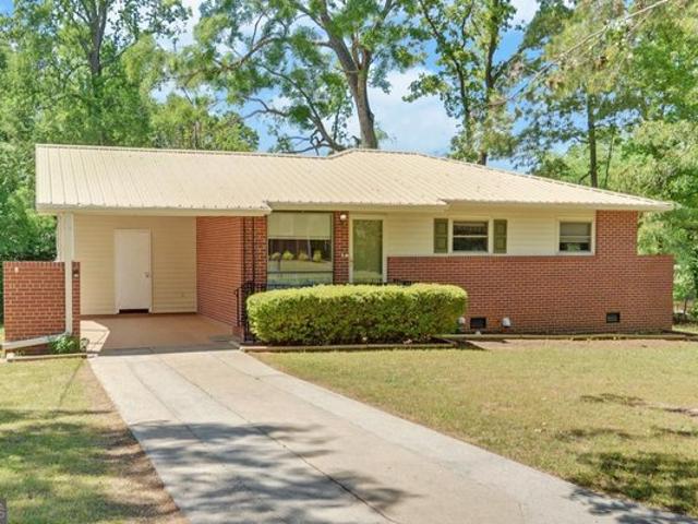60 Kelsey Dr, Hartwell, GA 30643