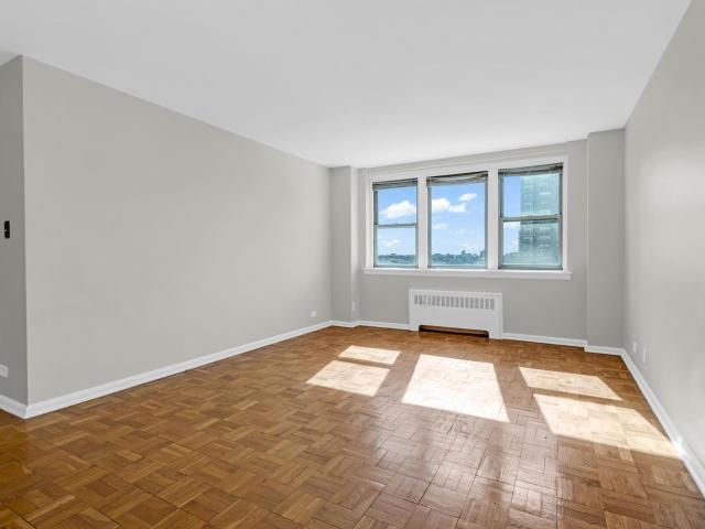 60 Knolls Crescent, Bronx, NY