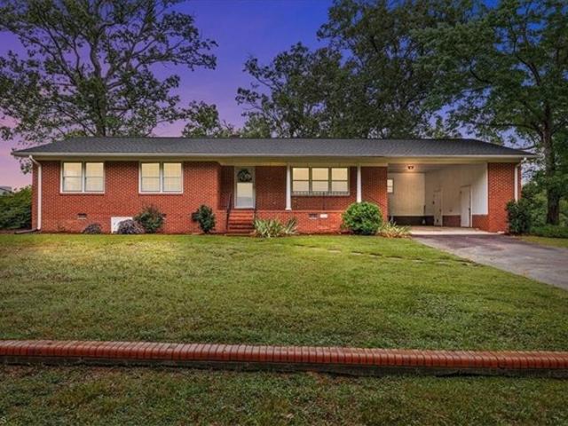 60 Lancaster Dr, Goldston, NC 27252