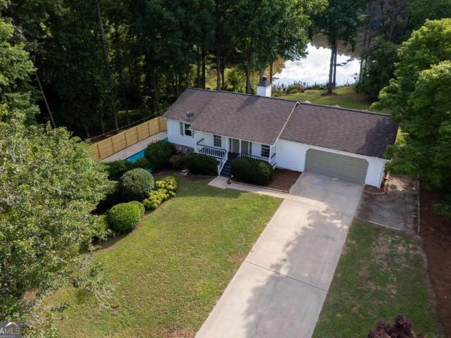 60 Lakeside Drive
