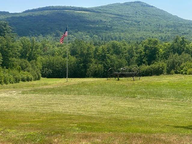 60 Lawry Rd, Searsmont, ME 04973