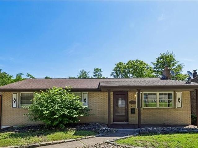 60 Lilmont Dr, Pittsburgh, PA 15218