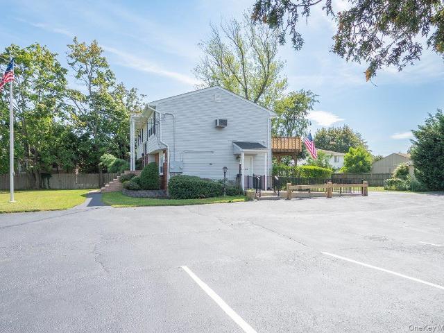 60 Little East Neck Road