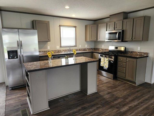 60 Locust Unit 60, Highland, MI 48357