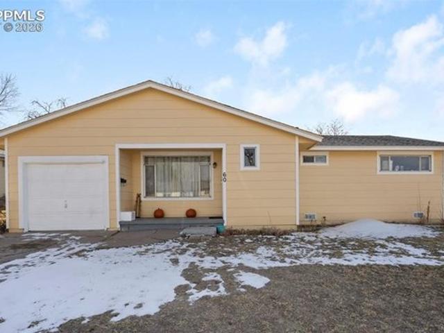60 Loch Lomond Ln, Pueblo, CO 81001