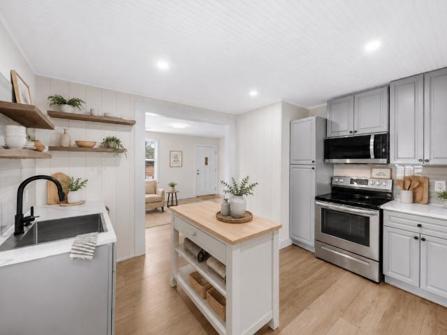 60 Lutie St